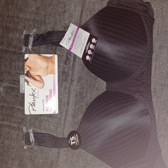 Intimates & Sleepwear | Playtex Full Coverage Wirefree Bra | Poshmark